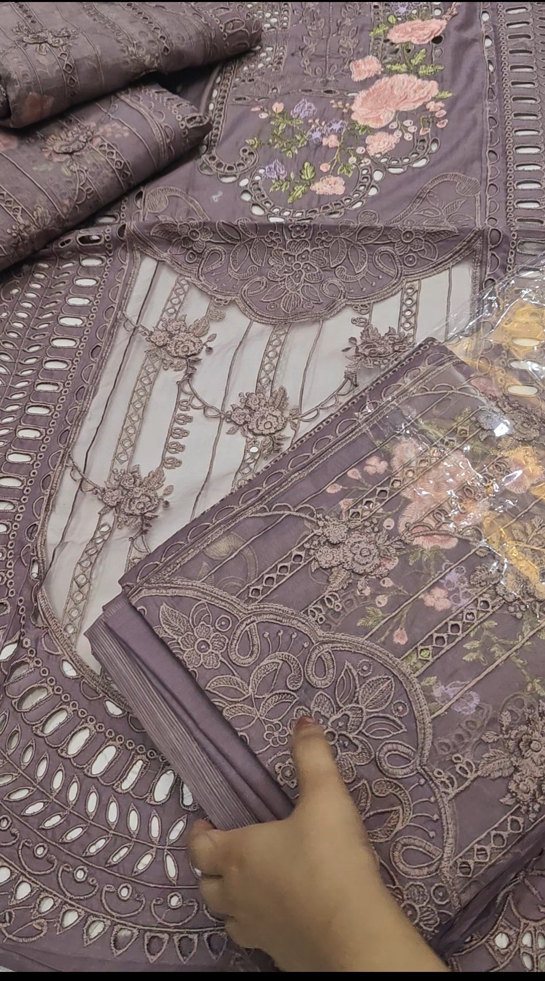 MARIA.B LAWN LUXURY 3 PIECE ARTICLE OUSFW936 – Duaa Collection
